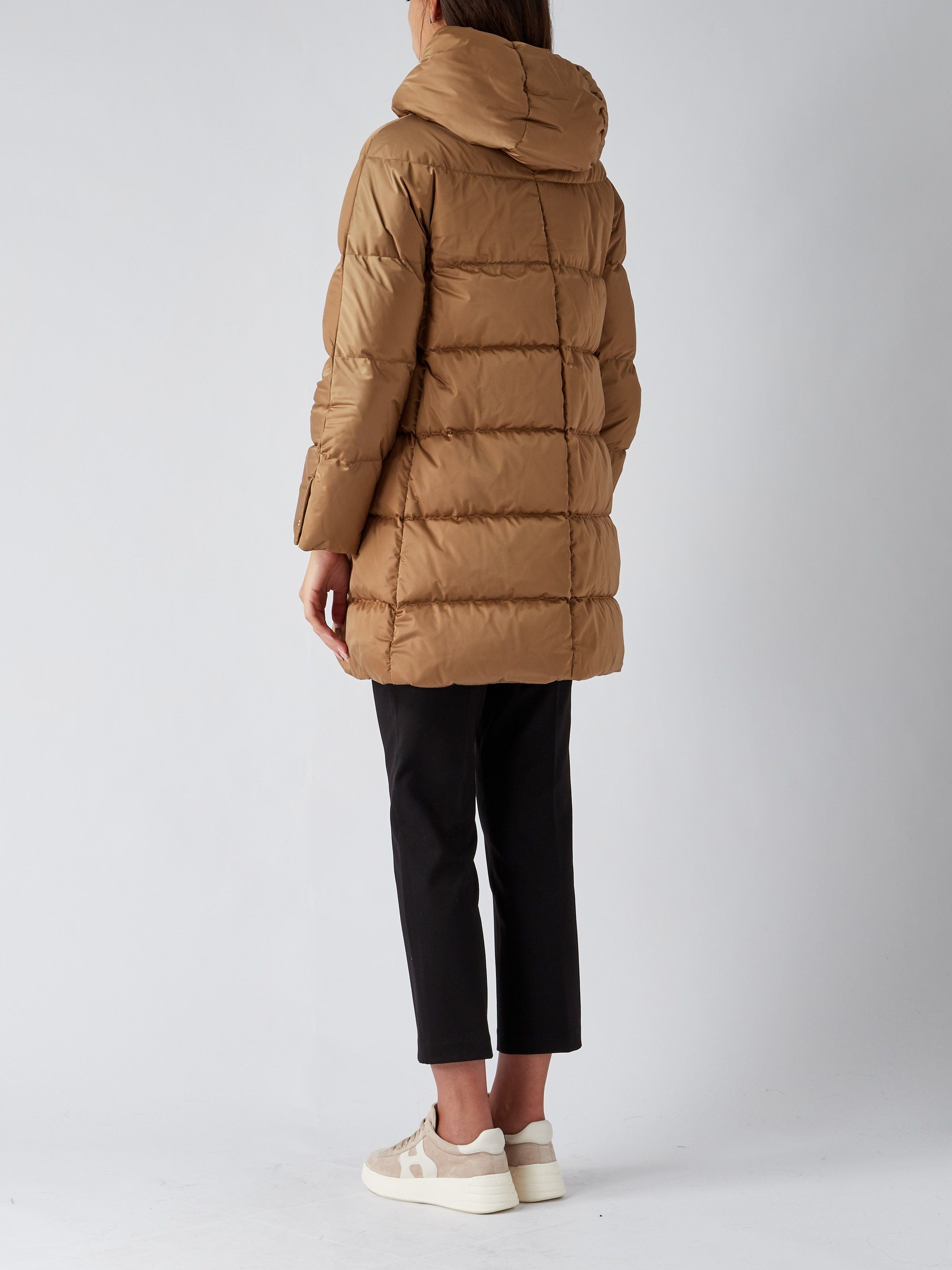 Giubbotto donna Herno A-Shape in raso Cammello | Caposerio.com