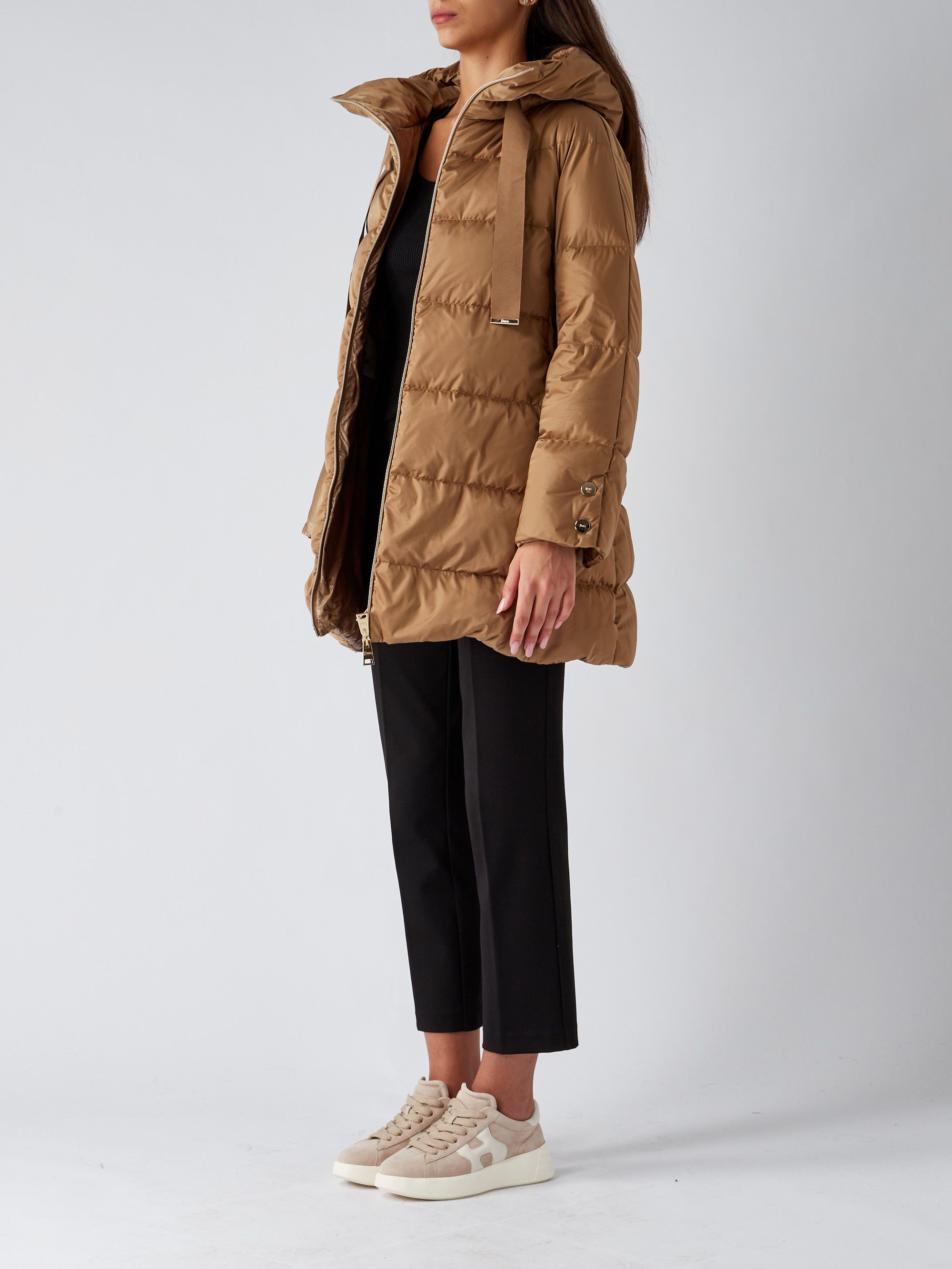 Giubbotto donna Herno A-Shape in raso Cammello | Caposerio.com